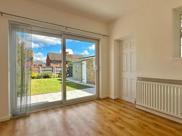 1 bedroom semi detached bungalow to rent