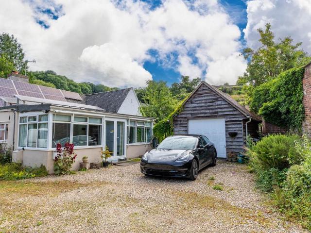 1 bedroom semi detached bungalow to rent