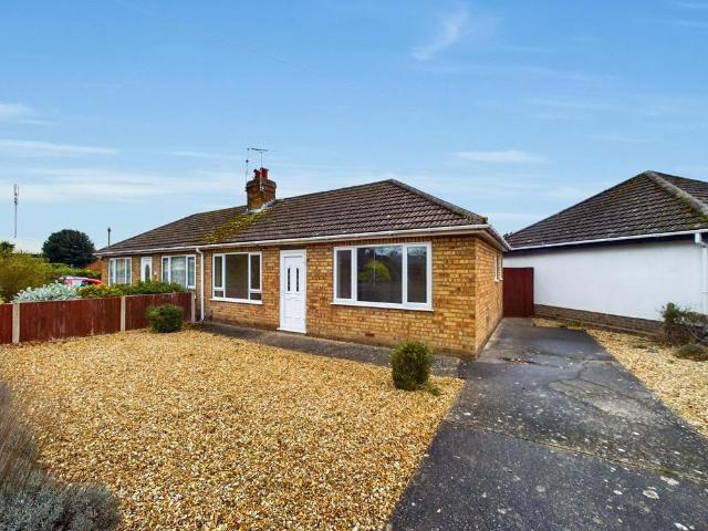 1 bedroom semi detached bungalow to rent