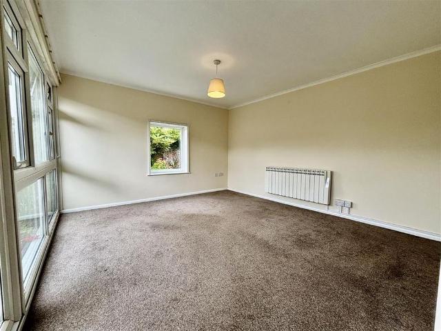 1 bedroom semi detached bungalow to rent
