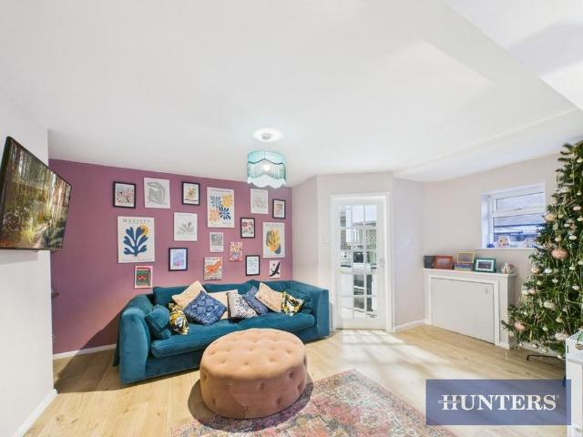 1 bedroom semi detached bungalow to rent