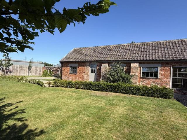 1 bedroom semi detached bungalow to rent