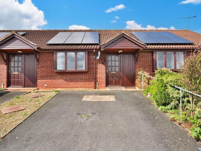 1 bedroom semi detached bungalow to rent