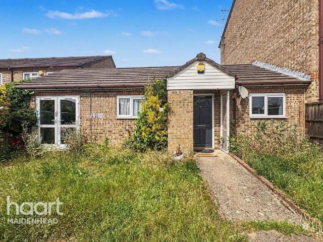 1 bedroom semi detached bungalow for sale