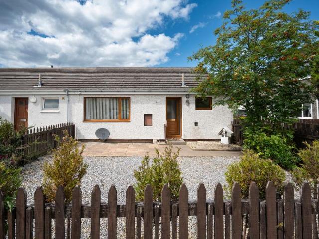 1 bedroom semi detached bungalow for sale