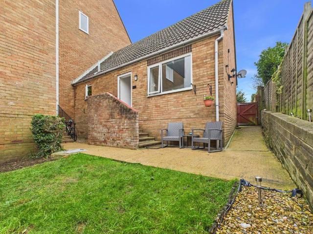1 bedroom semi detached bungalow for sale