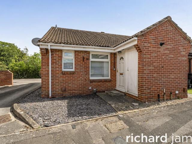 1 bedroom semi detached bungalow for sale