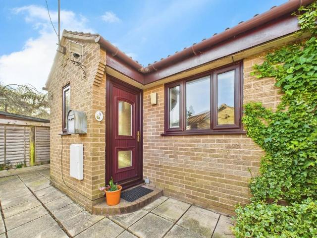 1 bedroom semi detached bungalow for sale