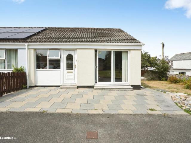 1 bedroom semi detached bungalow for sale
