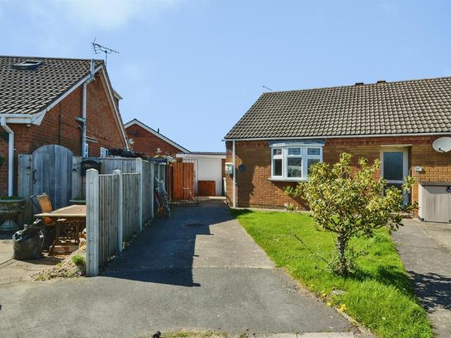 1 bedroom semi detached bungalow for sale