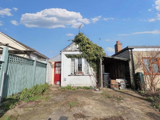 1 bedroom semi detached bungalow for sale