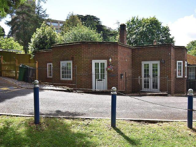 1 bedroom semi detached bungalow for sale