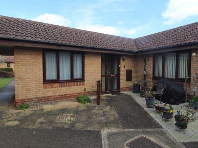 1 bedroom semi detached bungalow for sale