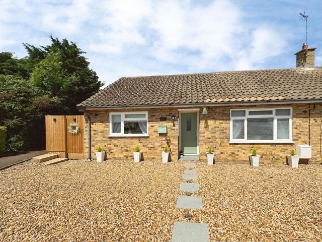 1 bedroom semi detached bungalow for sale