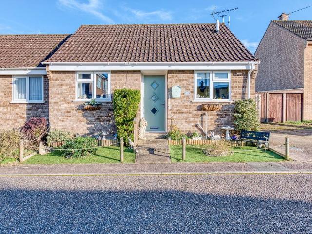 1 bedroom semi detached bungalow for sale