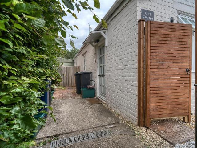 1 bedroom semi detached bungalow for sale