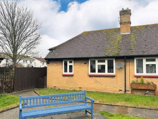 1 bedroom semi detached bungalow for sale