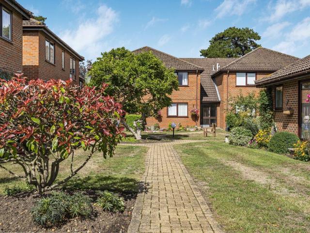 1 bedroom semi detached bungalow for sale