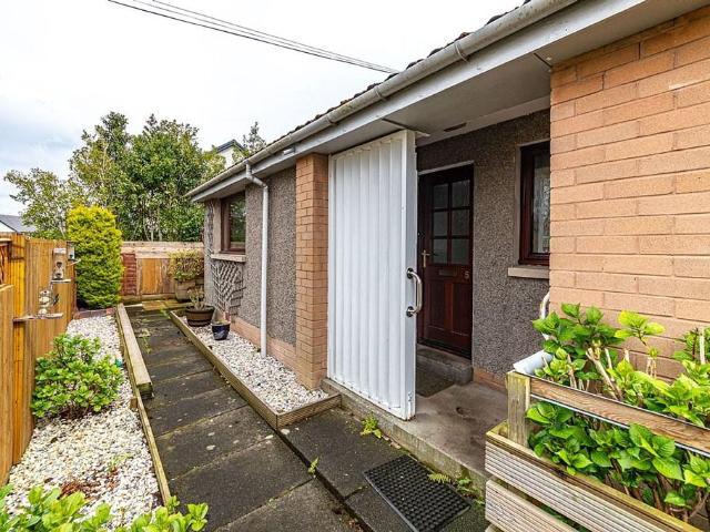 1 bedroom semi detached bungalow for sale