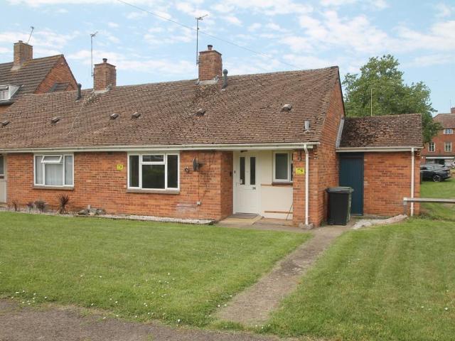 1 bedroom semi detached bungalow for sale