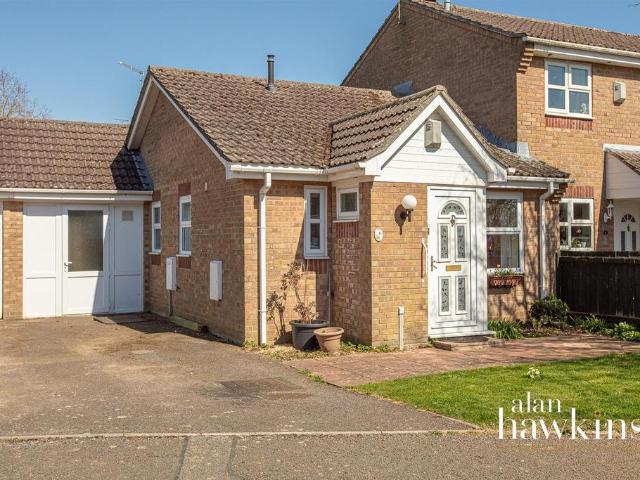 1 bedroom semi detached bungalow for sale