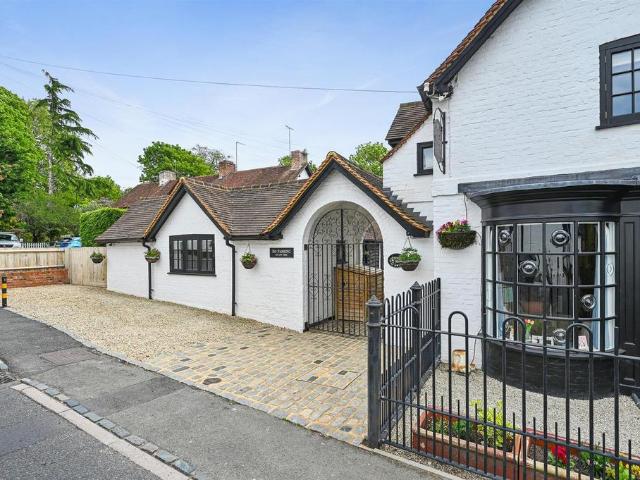 1 bedroom semi detached bungalow for sale
