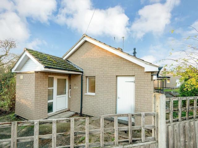 1 bedroom semi detached bungalow for sale