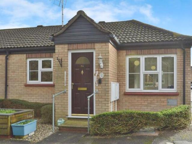 1 bedroom semi detached bungalow for sale in Germander Place, Conniburrow, Milton Keynes, MK14