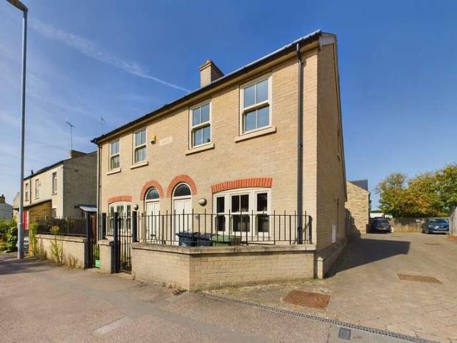 1 Bedroom Semi Detached House