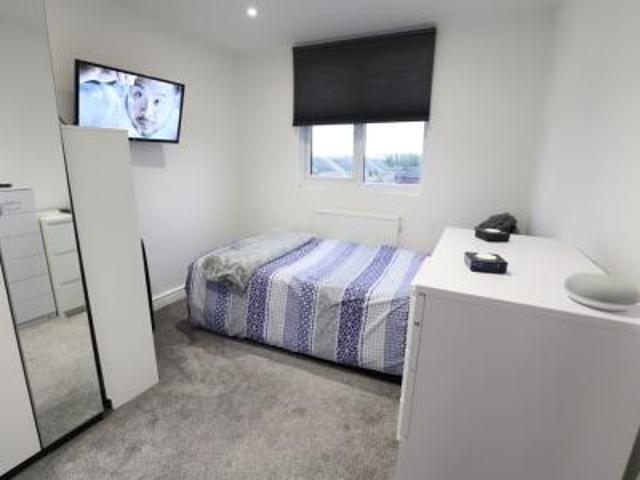1 bedroom Semi detached house To Let