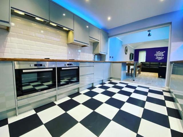 1 bedroom Semi detached house To Let