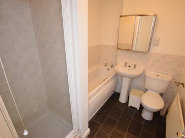 1 bedroom Semi detached house To Let