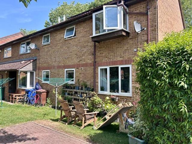 1 Bedroom Semi Detached House To Rent In Moor Pond Close, Bicester, OX26
