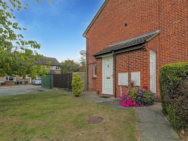 1 Bedroom Semi Detached House To Rent In David Grove, Bramcote, Nottingham, NG9