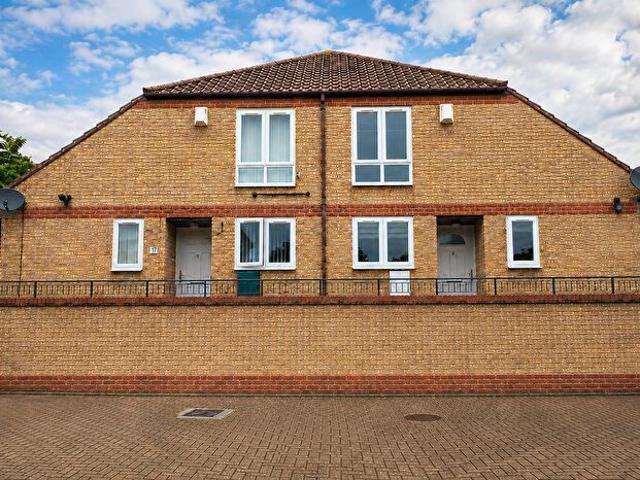 1 Bedroom Semi Detached House To Rent In Hartwort Close, Milton Keynes, MK7