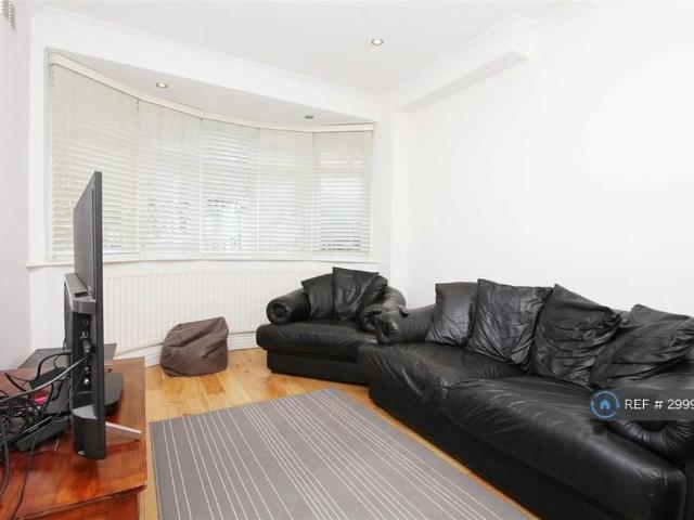 1 bedroom semi detached house to rent