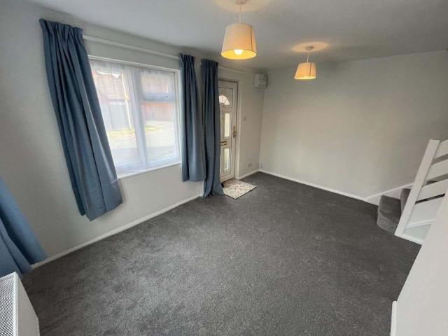 1 bedroom semi detached house to rent