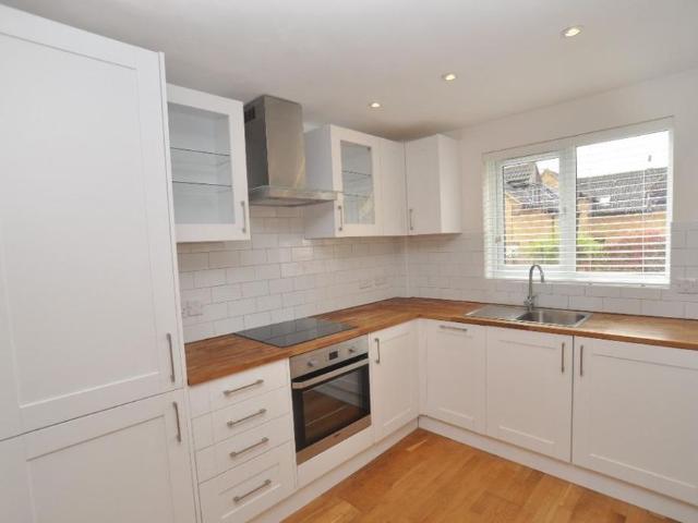 1 bedroom semi detached house to rent
