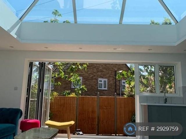 1 bedroom semi detached house to rent