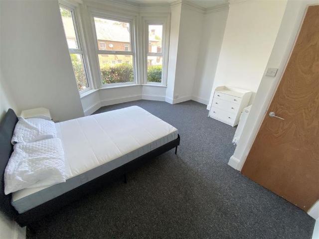 1 bedroom semi detached house to rent