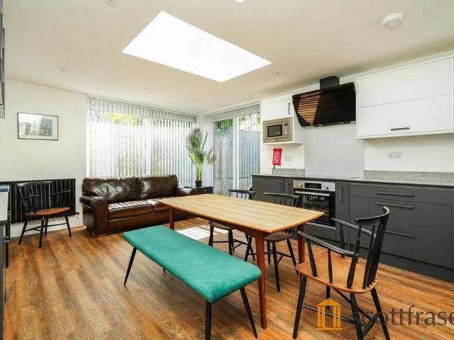 1 bedroom in a house share to rent