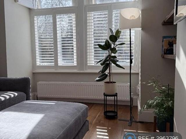 1 bedroom semi detached house to rent