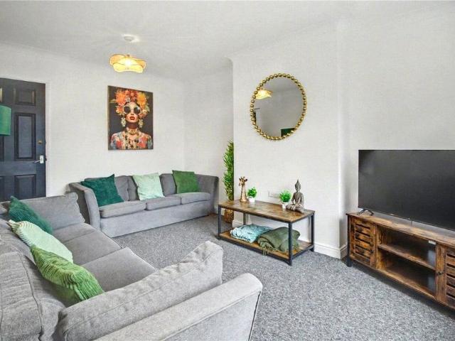 1 bedroom semi detached house to rent