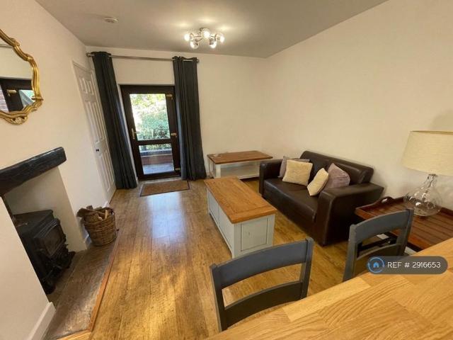 1 bedroom semi detached house to rent