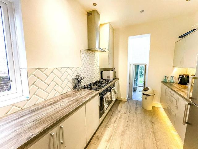 1 bedroom semi detached house to rent