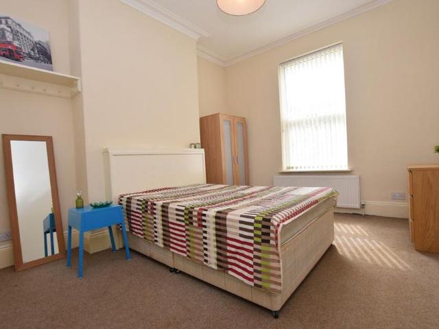 1 bedroom semi detached house to rent