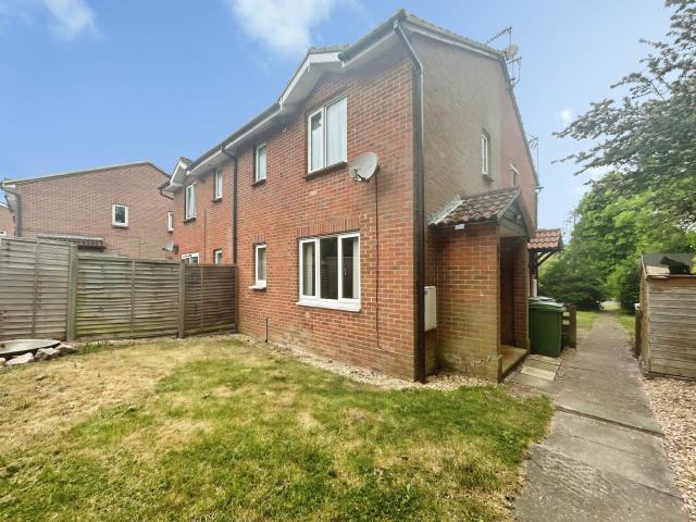 1 bedroom semi detached house to rent