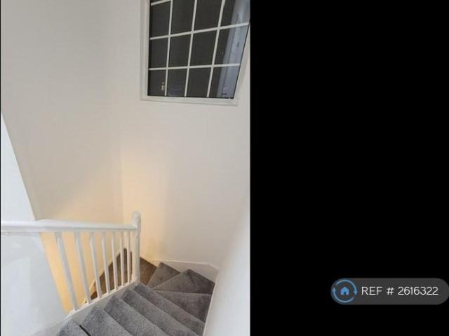 1 bedroom semi detached house to rent