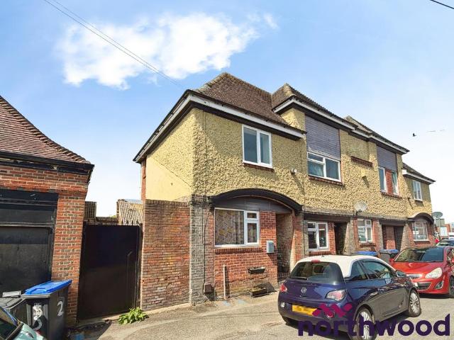 1 bedroom semi detached house to rent