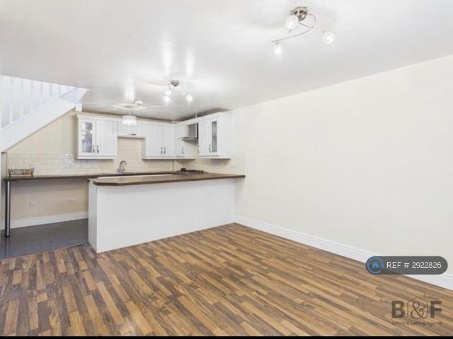 1 bedroom semi detached house to rent